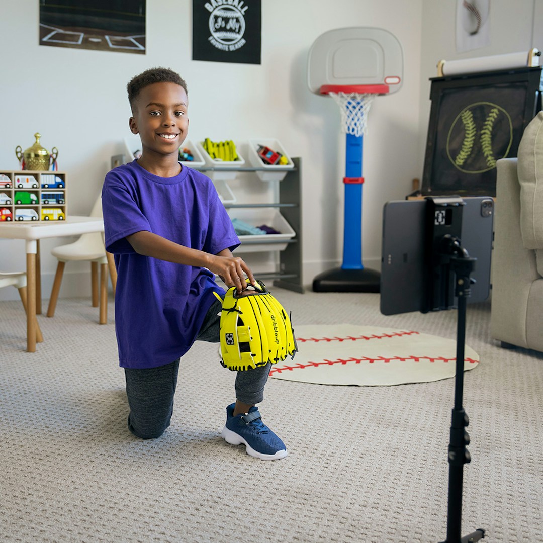 Dribbleup | Smart Baseball Glove